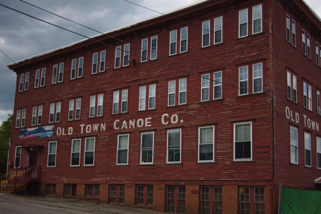 A Behind The Scenes Look At How Fishing Kayaks Are Made (Video) | Kayak ...
